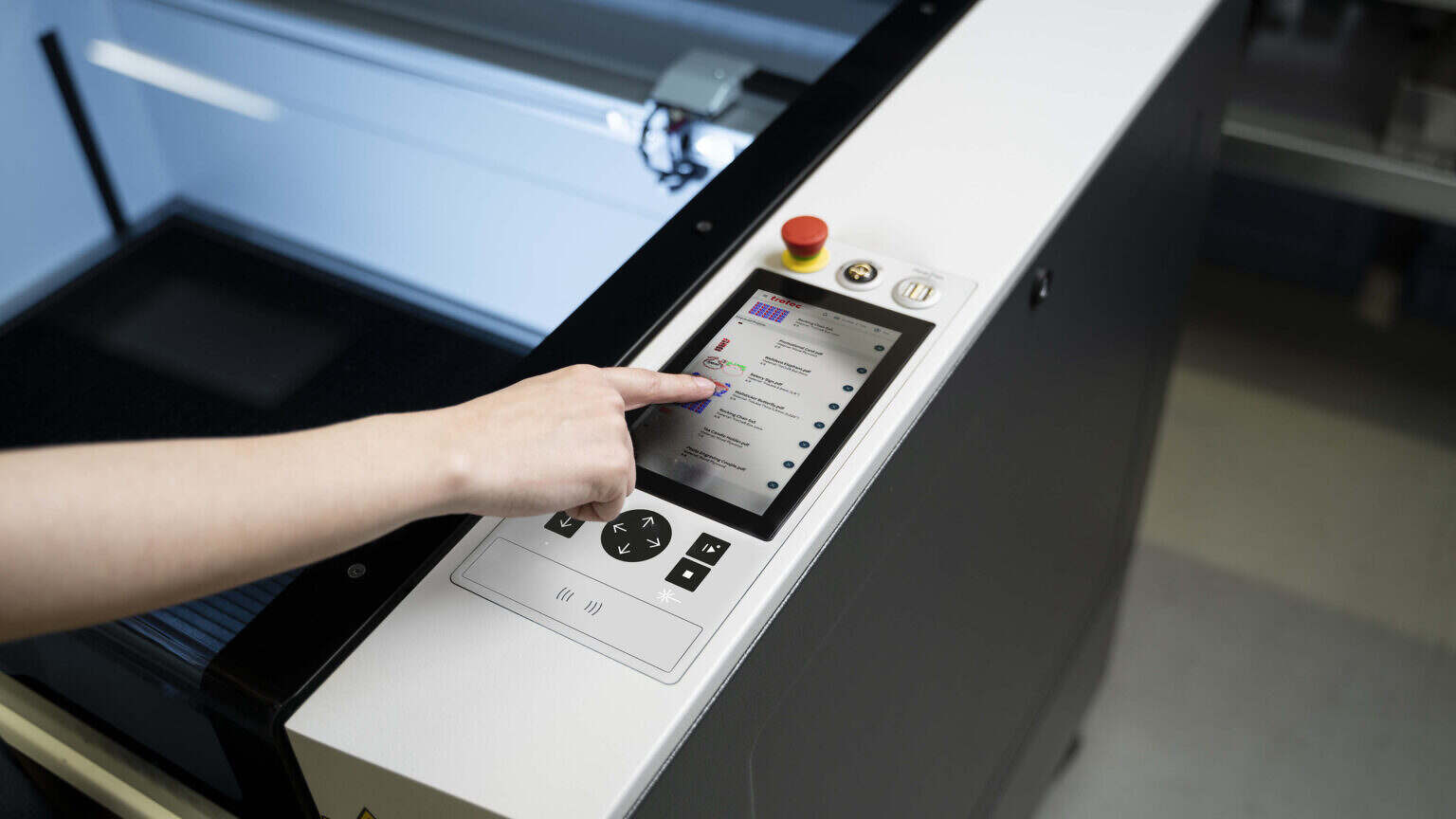 Trotec Speedy 400 - The fastest laser engraving machine